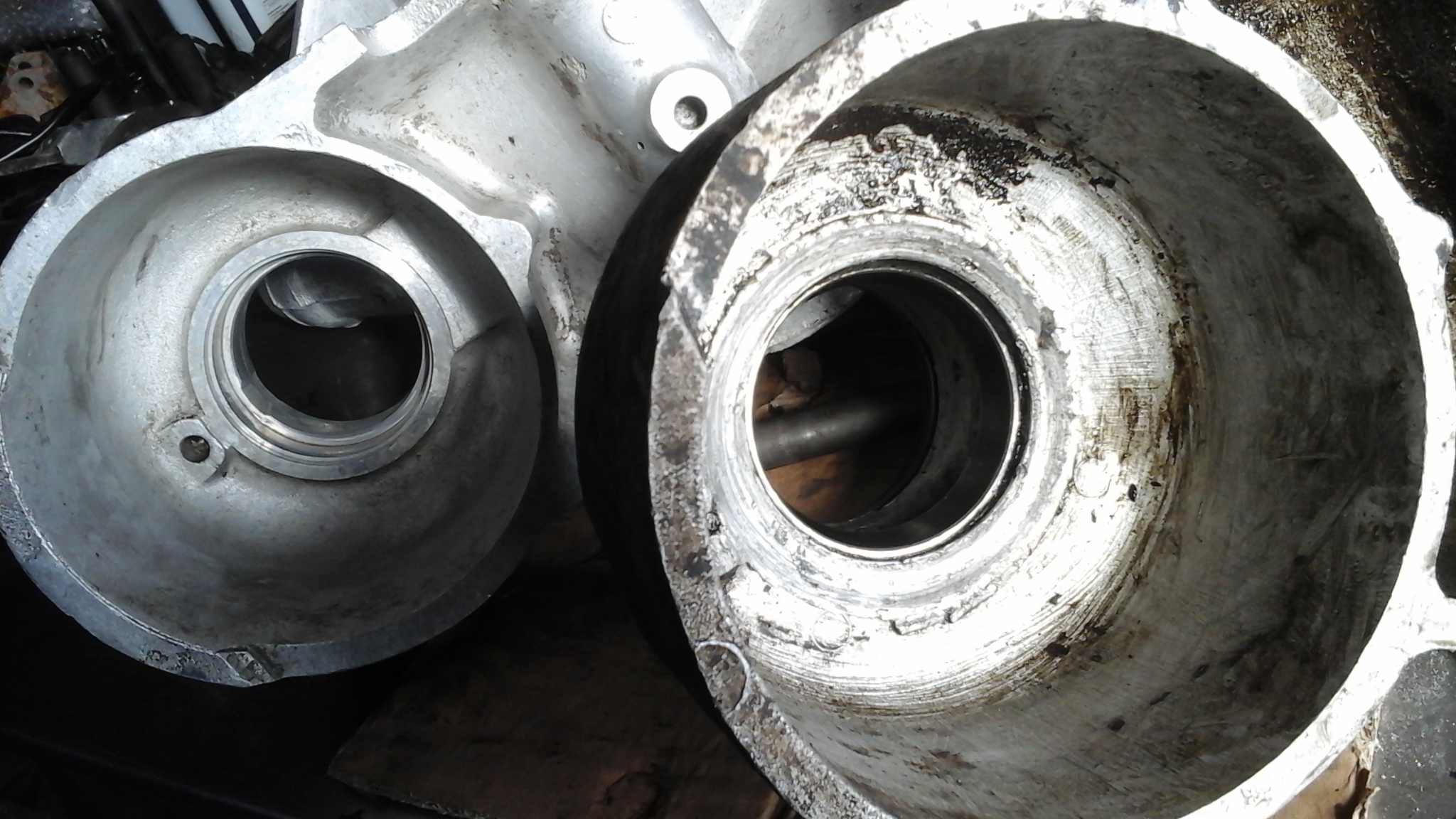 What causes rear hub end float to change? - E-Type - Jag-lovers Forums