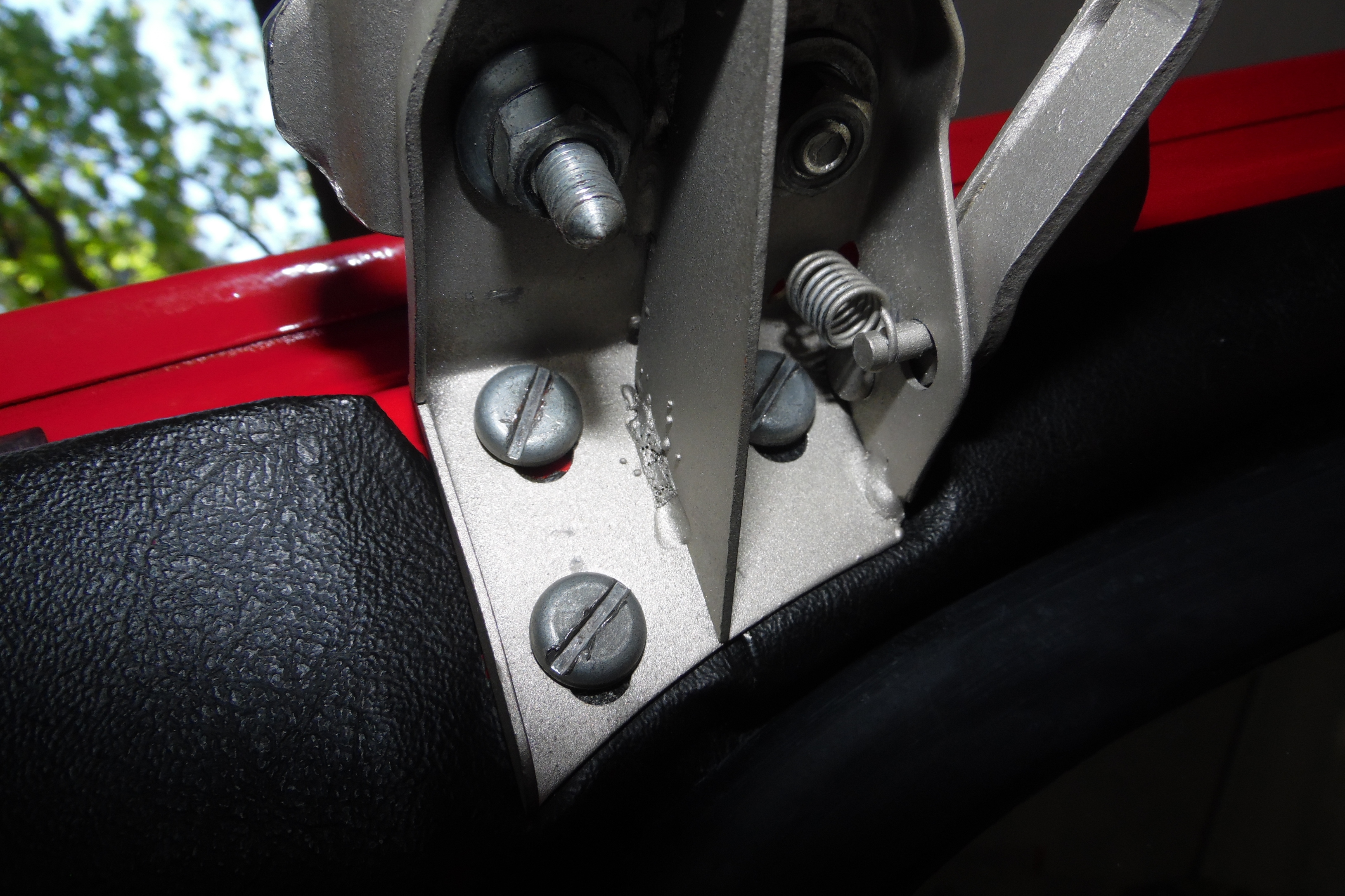 S1 FHC e-type boot lock catch spring - E-Type - Jag-lovers Forums